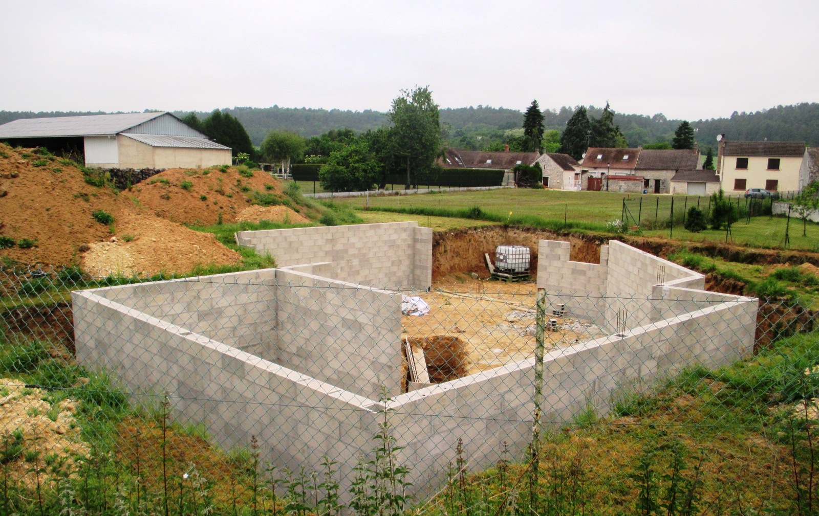 Fondations et construction murs sous-sol – La Maison de Nat, Loren & Joël