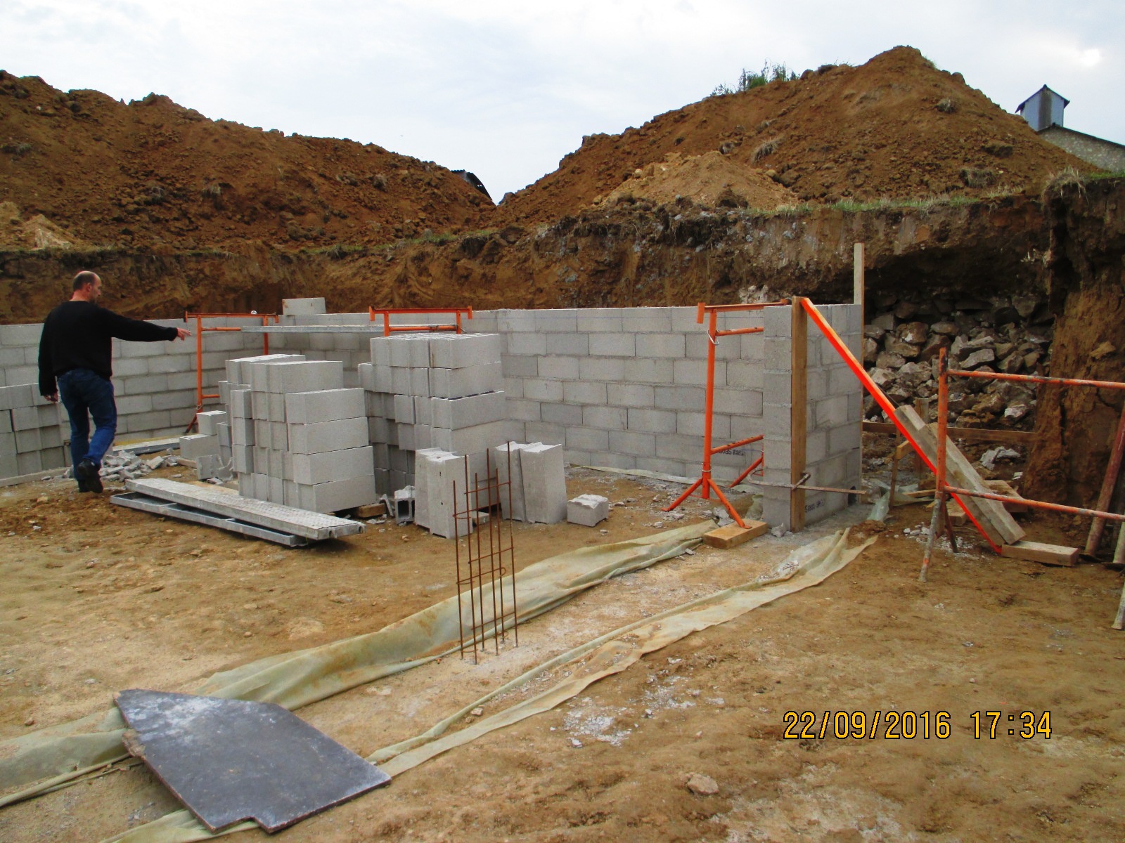 Fondations et construction murs sous-sol – La Maison de Nat, Loren & Joël